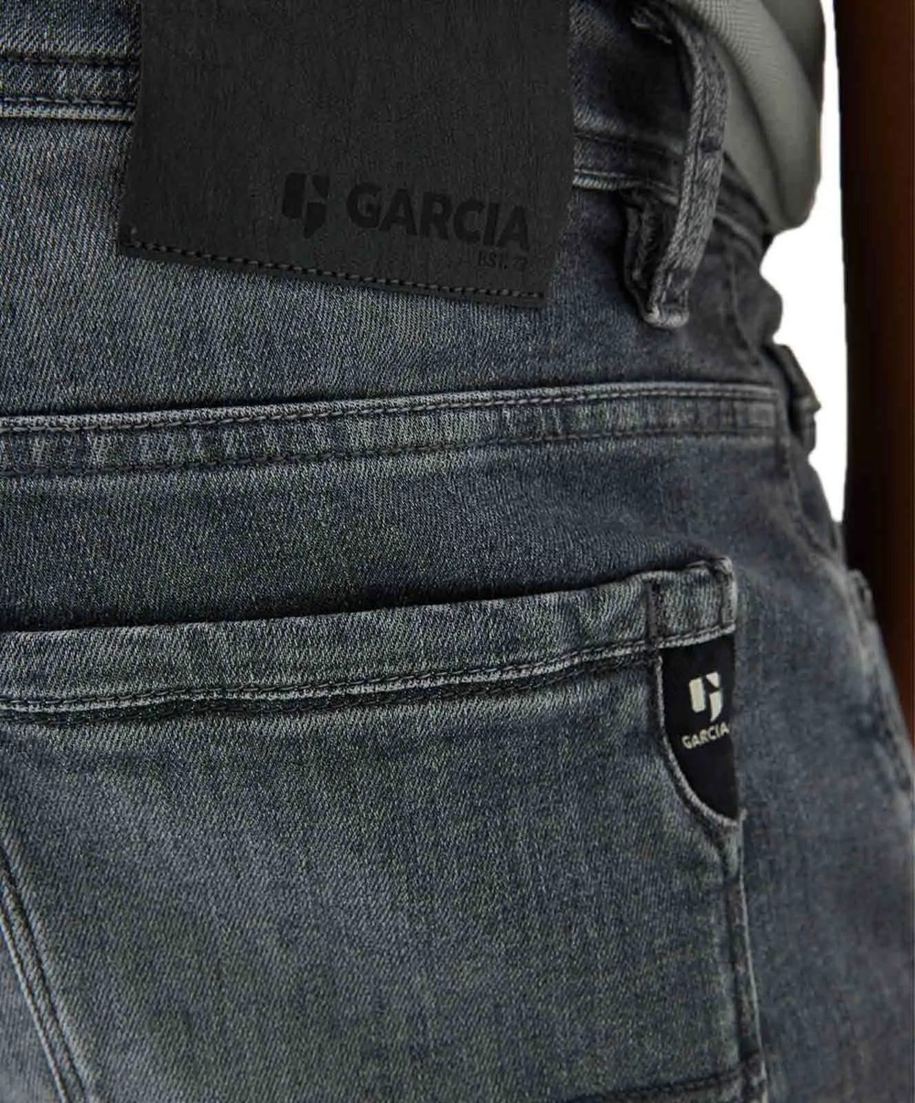 Garcia Savio Jeans Slim Fit in grauer Used Optik